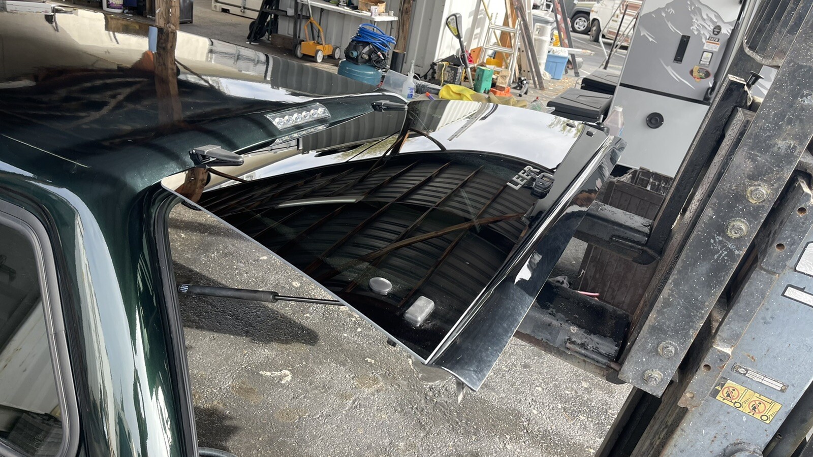 Leer Truck Camper shell Ford Super Duty Short Bed Snug Bed Top Topper ...