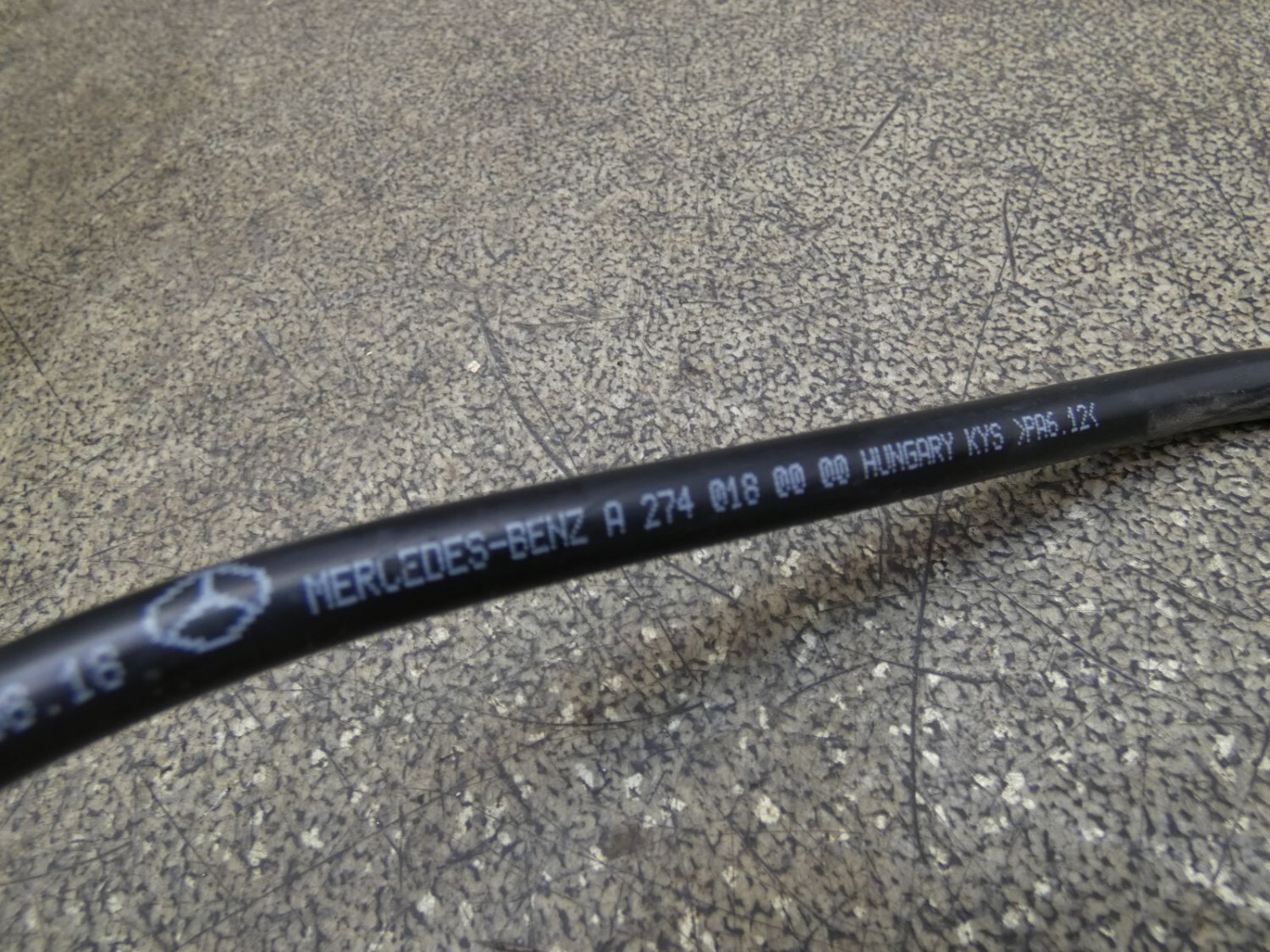 Entlüftungsleitung A2740182001 A2740180300 A2740180000 Mercedes W205 18 ...