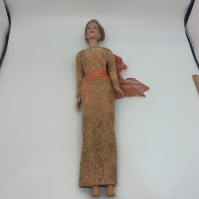 ROBERT TONNER COVER GIRL TYLER WENTWORTH 16" SPECIAL EDITION DOLL ...