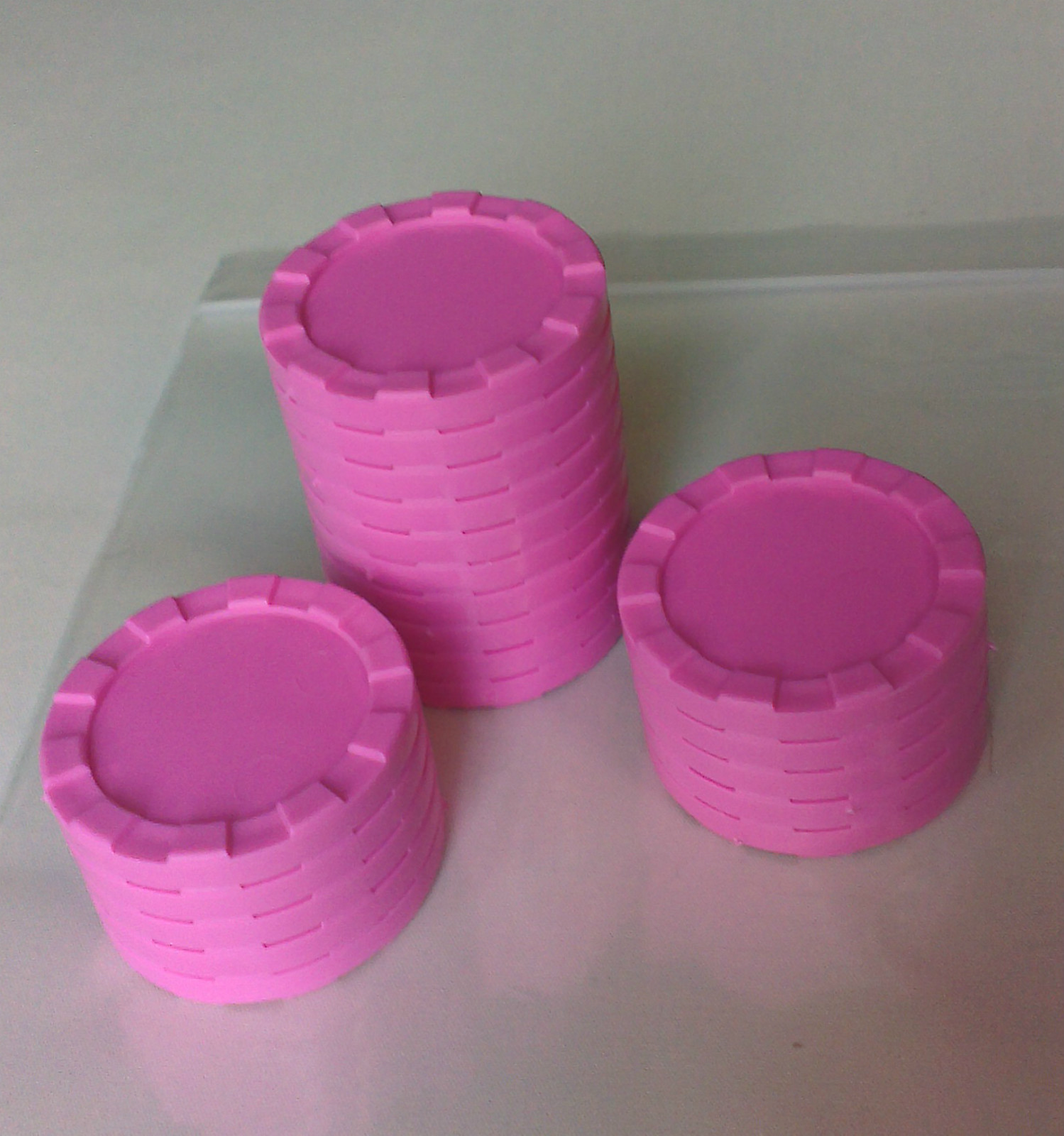 Stacking counters (New pack of 20 pink stacking counters 40mm diam x ...