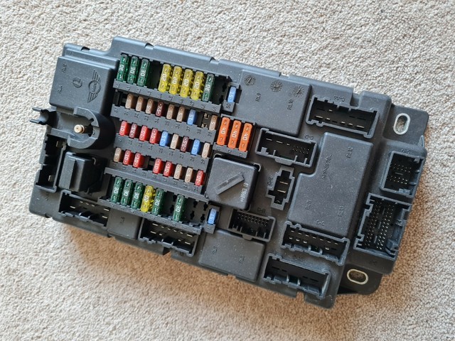 Mini Cooper One S R55 R56 R57 70kW (95HP) Fuse Relay Box H5 Fusebox ...