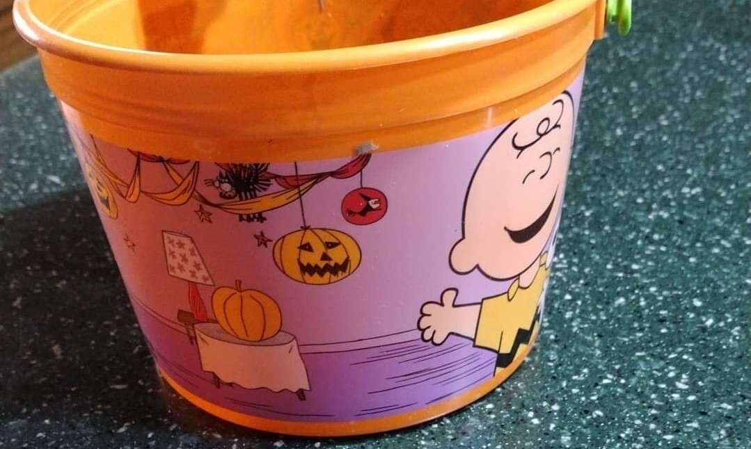 2016 McDONALDS ITS THE GREAT PUMPKIN CHARLIE BROWN HALLOWEEN BUCKET ...