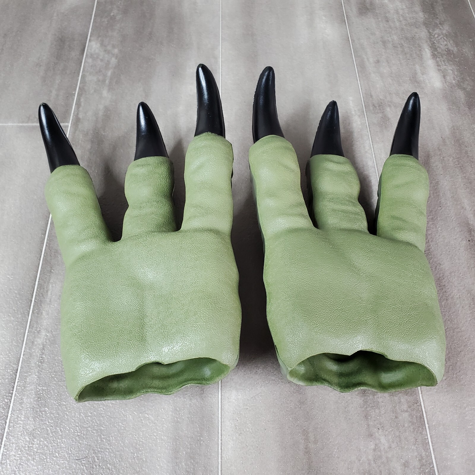 JW Raptor Green Costume Claws Hands Gloves cosplay D… - Gem