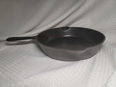 GRISWOLD NO 7 CAST IRON SKILLET 701 B SMALL BLOCK W/ FLUTED HANDLE | eBay