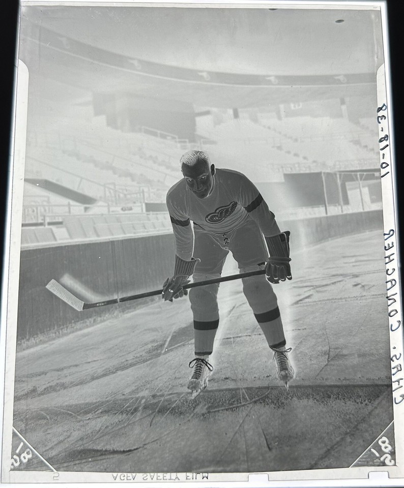 10/18/1938 CHARLIE CONACHER Poses for PHOTO 4x5" B+W NEGATIVE RED WINGS ...