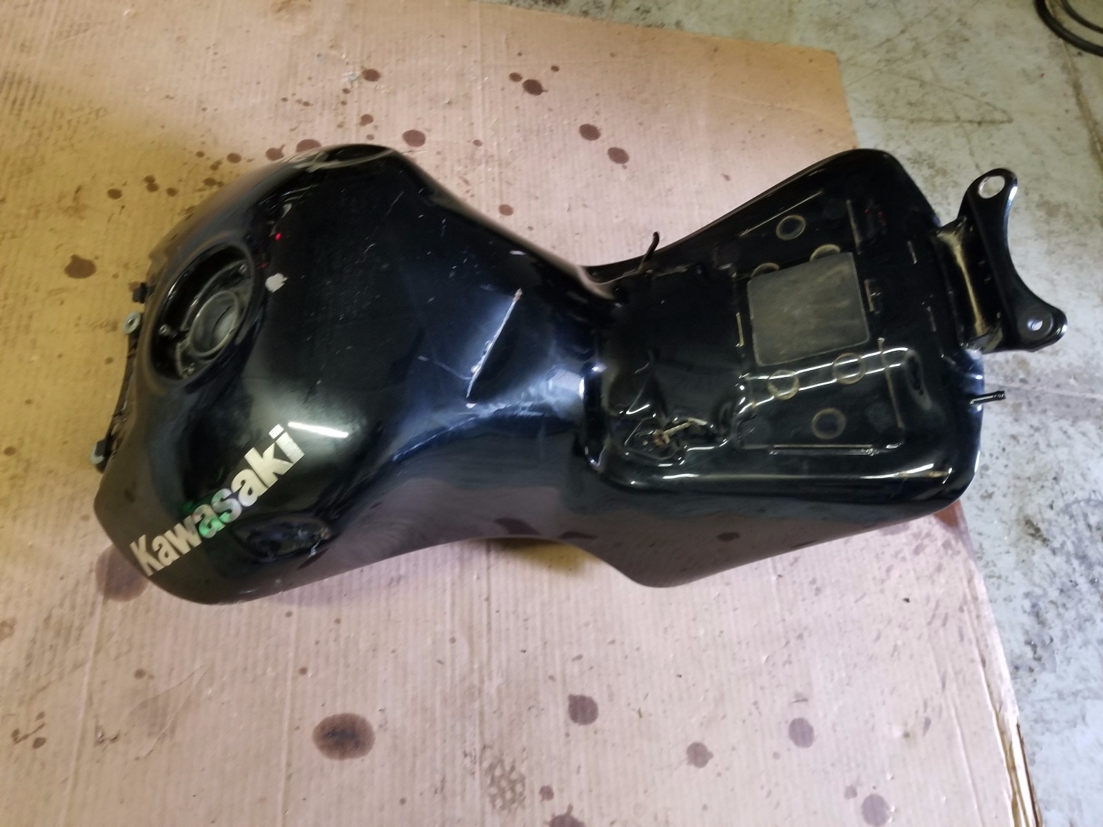 06-11 KAWASAKI ZX14 ZZR1400 ZX 14R NINJA BLACK GAS FUEL TANK DENTED OEM ...