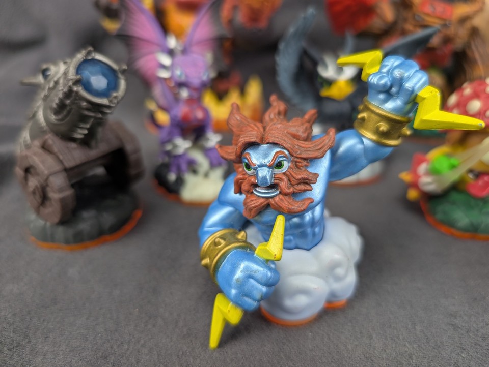 HUGE Lot Of 15 Activision Skylanders Character Figures Mixed Series | eBay