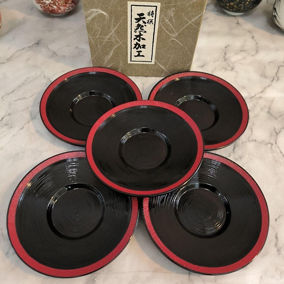 A luxurious Set 10 high-end natural wood tea saucers and 10 Kutani ware ...