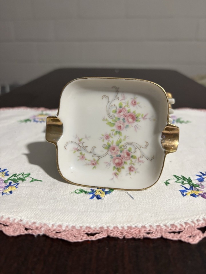 Set Of Six Vintage Stackable Ashtray With Floral Design And Gold Trim ...