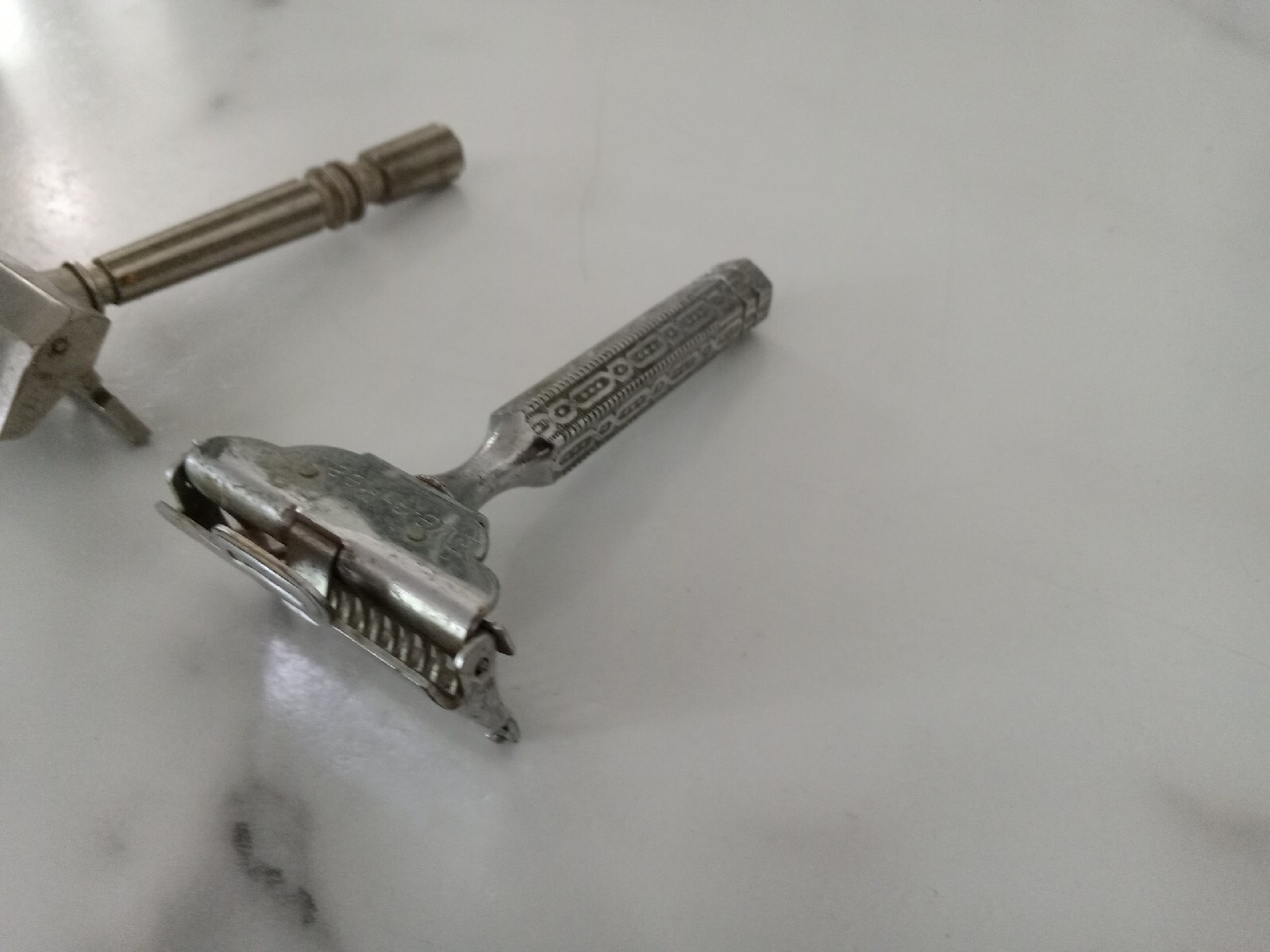 (2) Vtg gem Micromatic Single Edge Safety Razor USA& Ever Ready Razor ...