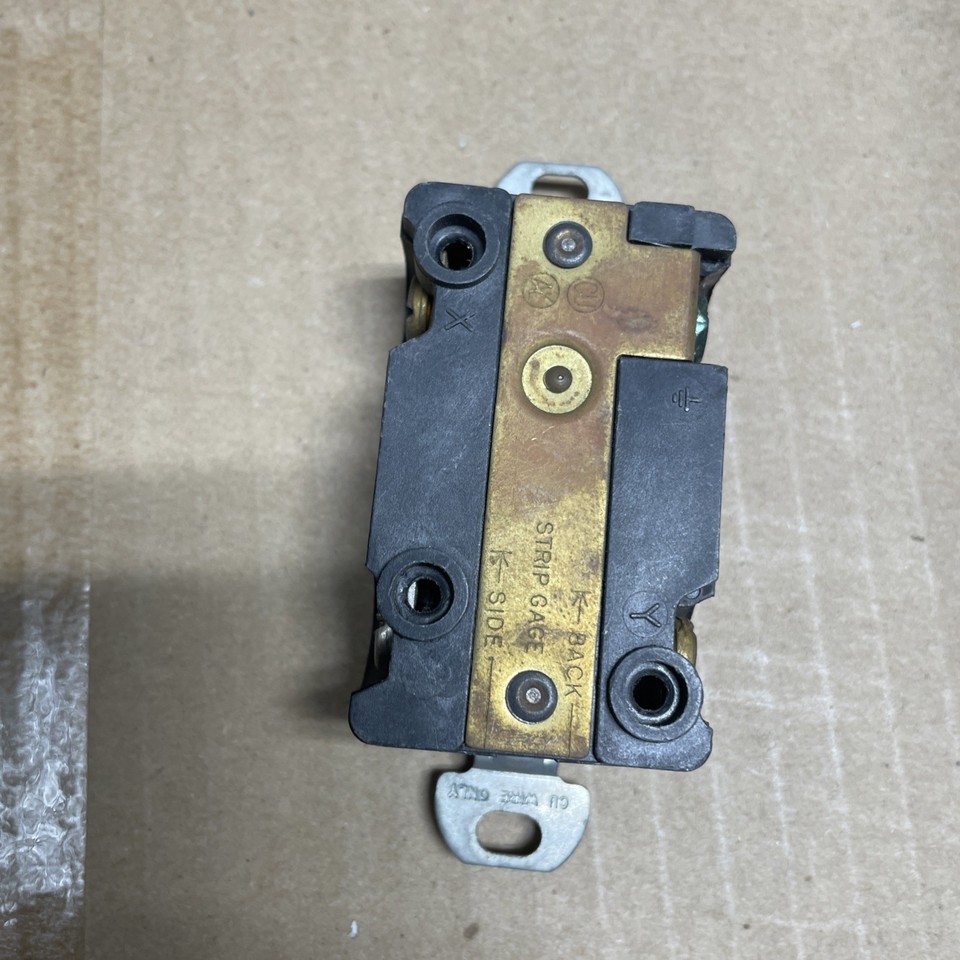 Receptacle, Single, 20A, 14-20R, 125/250V, Black NEMA 1420R Black, 3 ...