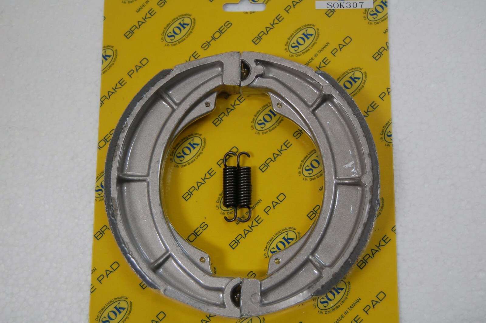 REAR BRAKE SHOES+Springs fit SUZUKI T GT 500 Titan 1971-1977 T500 GT500 ...