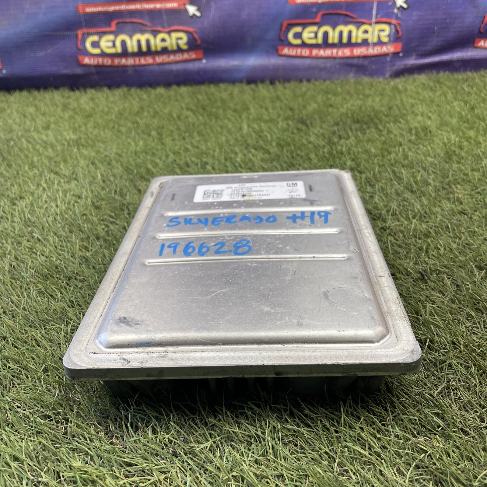 19 20 CHEVY SILVERADO ENGINE COMPUTER BRAIN BOX ECU ECM 12698120 5.3L ...