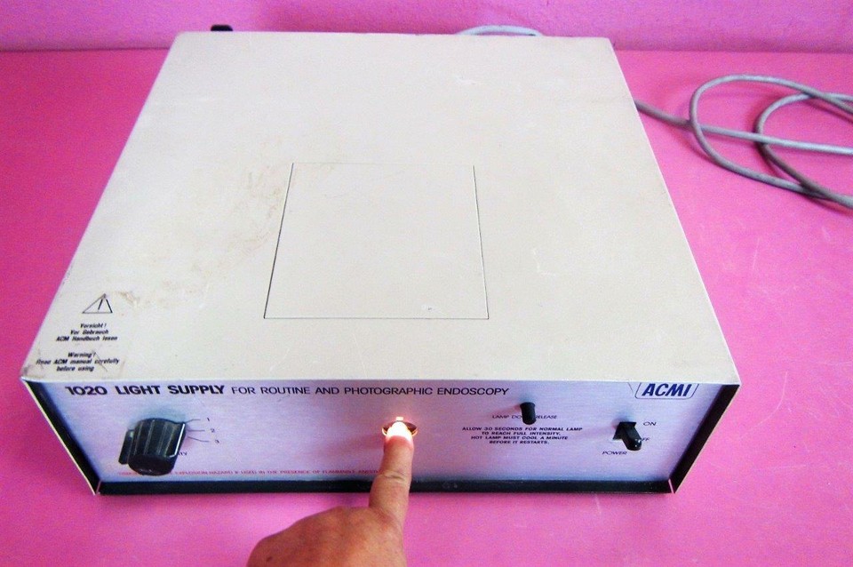 ACMI 1020 Light Supply Endoscopy Endoscopic Surgical Light Source 300 ...