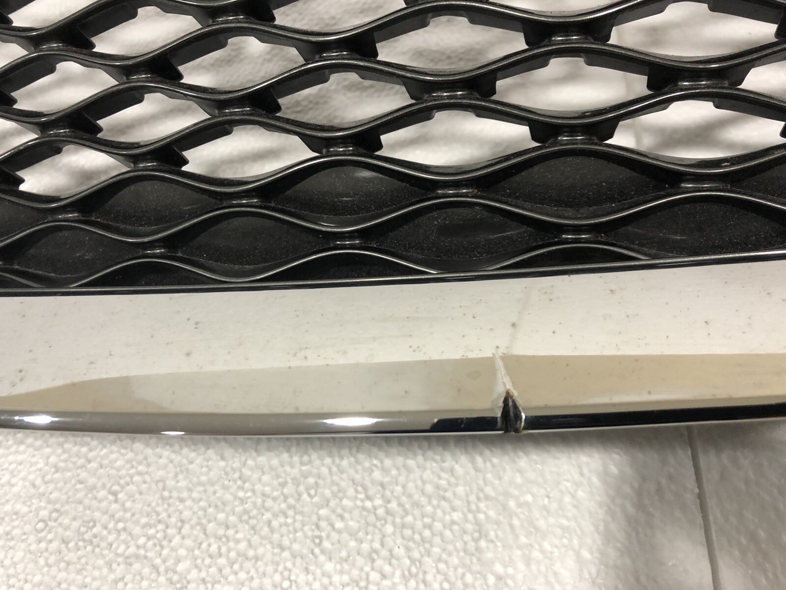 2015-2019 INFINITI Q70 Q70L FRONT BUMPER RADIATOR GRILLE W/ CAMERA TRIM ...