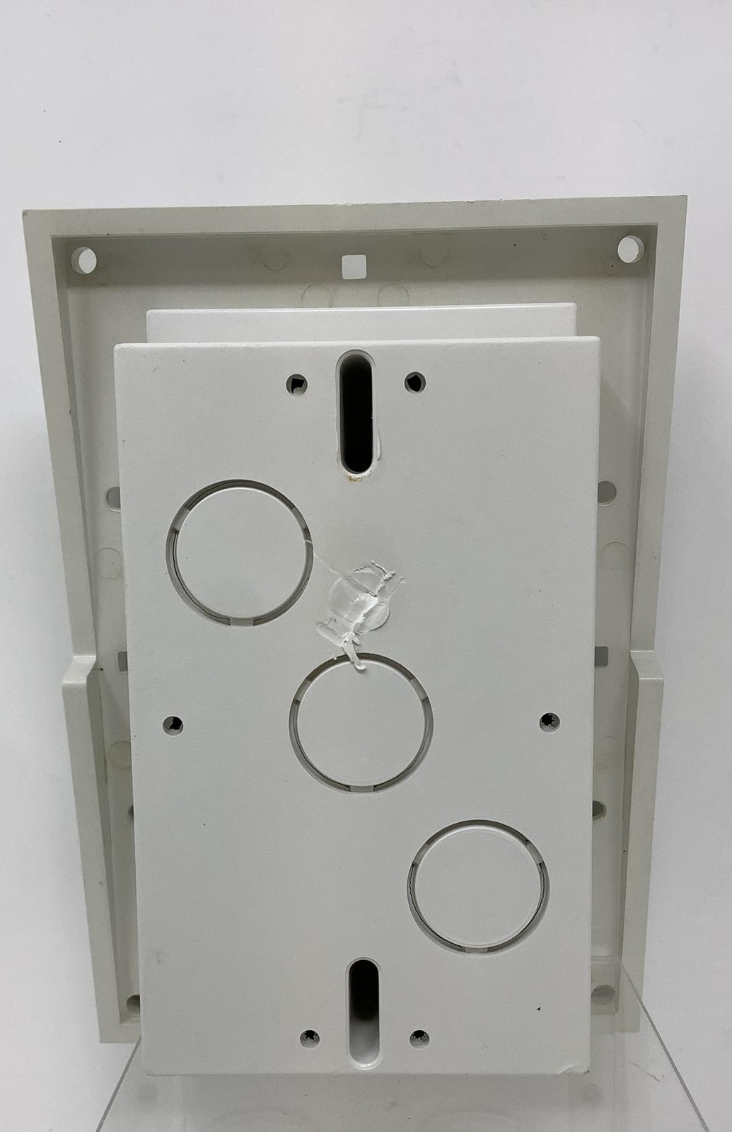 Arlington Industries White Weatherproof Single Gang Siding Profile ...