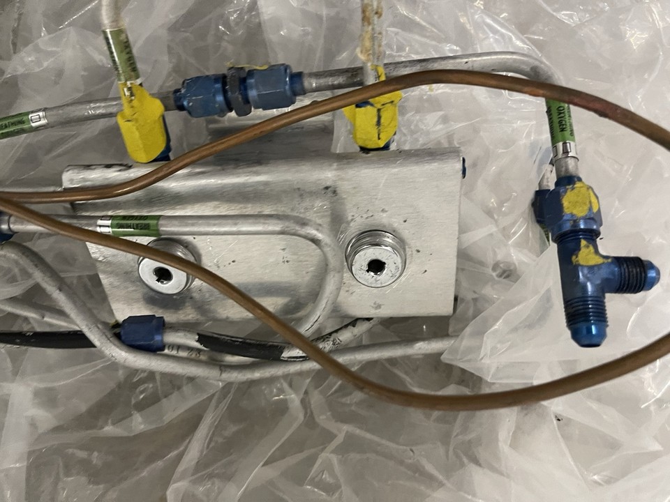 Beechcraft Barron complete Oxygen System Avox tank(80ft.³or 68.5)Scott ...