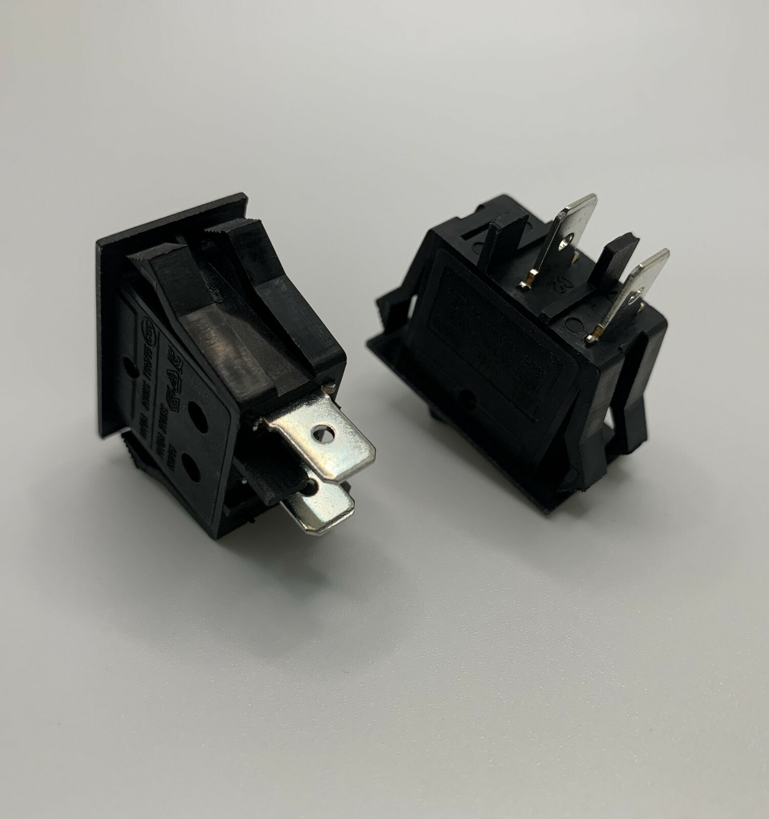 1PCS LECI RS606A-1010012BBB Rocker Switch 2Pin 2Pillar 2Positon T105/55 ...