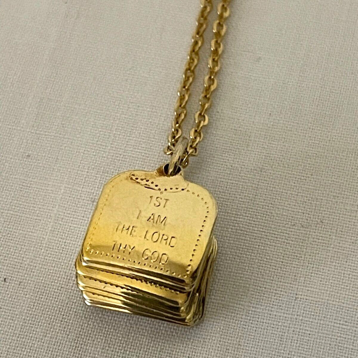 Vintage Ten Commandments pendant Necklace gold tone - Gem