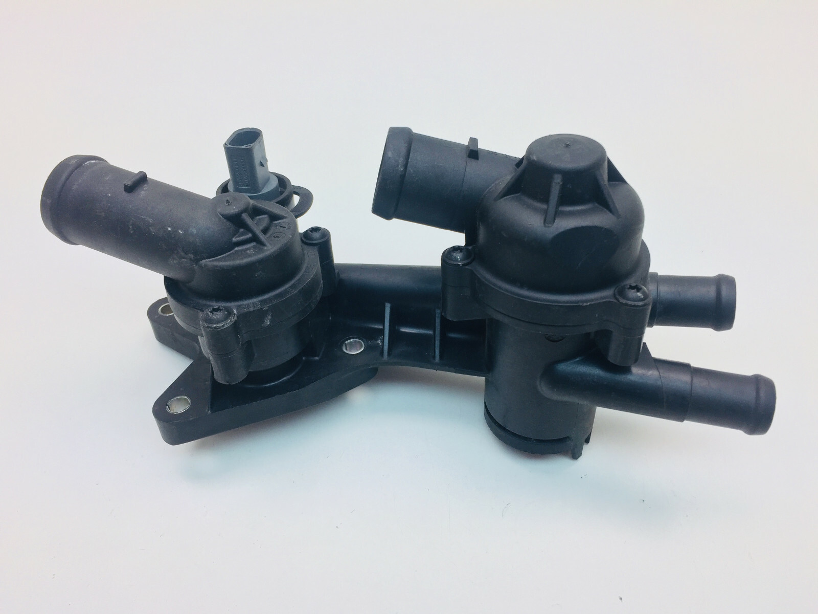 03C121111P VW Audi Seat Skoda 1.4TSI Orig.Kühlmittelreglergehäuse /109 ...