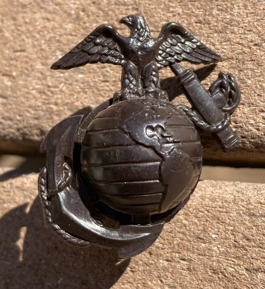 WW2 USMC US Marine Corps EGA Cap Hat Emblem Plastic Bakelite Insignia ...