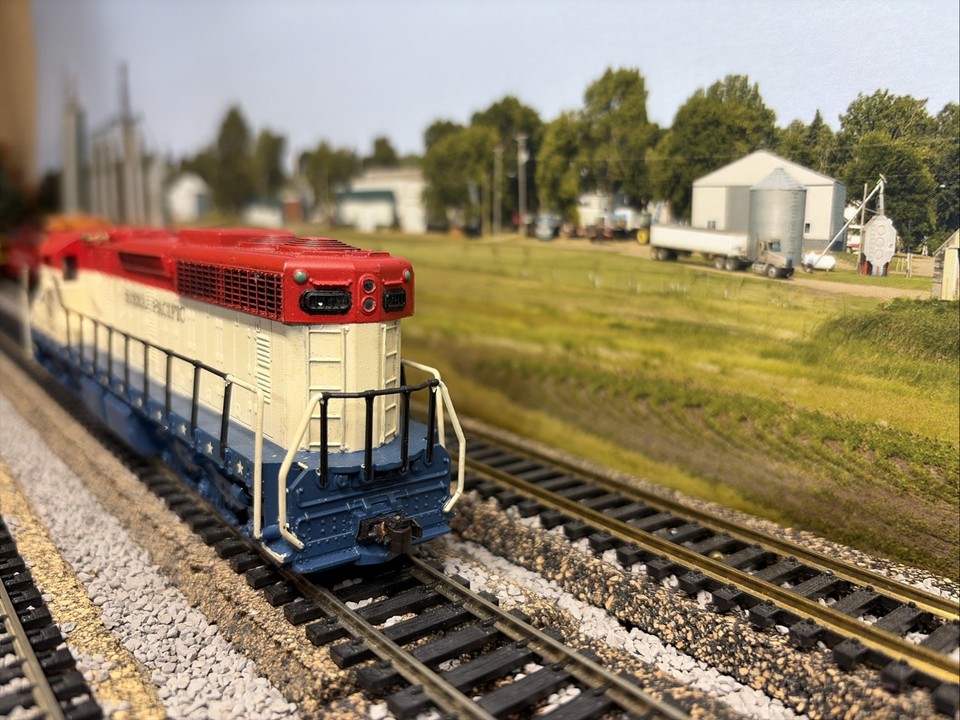 HO Scale Atlas “ Sierra Pacific” SD-24 #1976 Locomotive In Original Box ...
