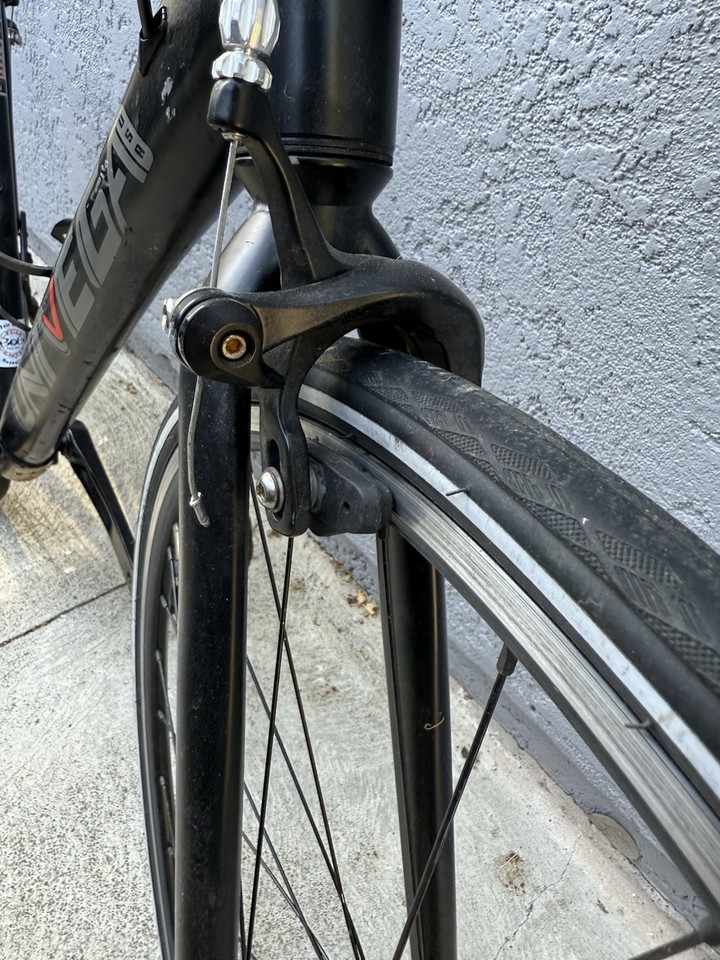 Univega Road Bike – 700c Wheels, Shimano Drivetrain – Lightweight ...