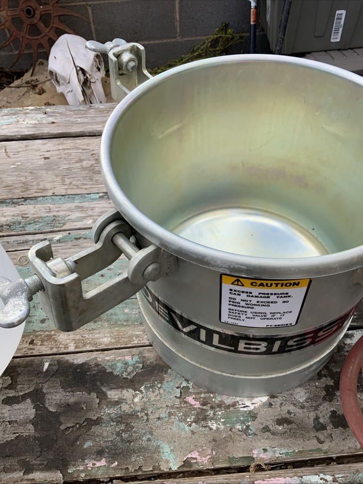 Devilbiss 2 Gal Pressure Pot Zinc Coated DEV PT-series With Hoses Clean ...