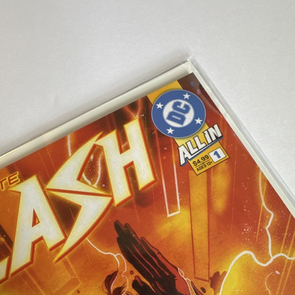 DC Comics Absolute Flash #1 Flash Cover Nick Robles Jeff Lemire Adriano ...