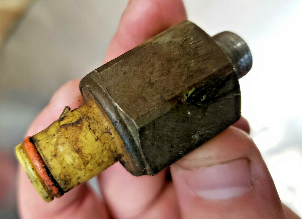 84-88 Toyota Pickup 4Runner CELICA TRUCK 22RE 22R-E EFI YELLOW Knock ...