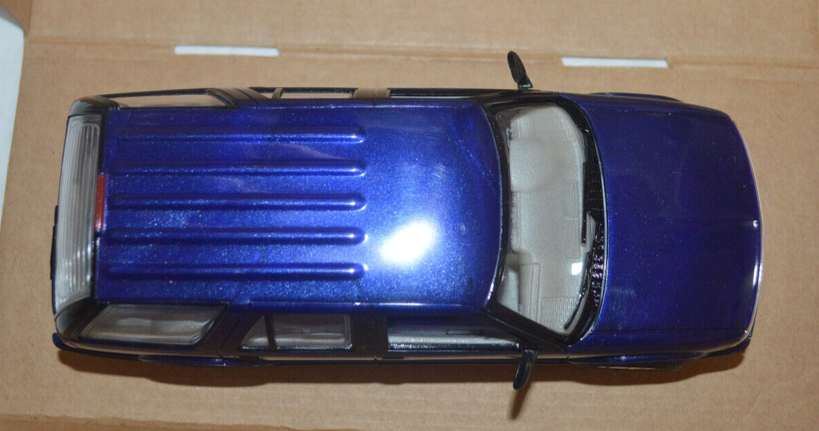 AMT Ertl 7031EO 1995 Chevrolet Blazer (Radar Blue Metallic) Promo Car ...