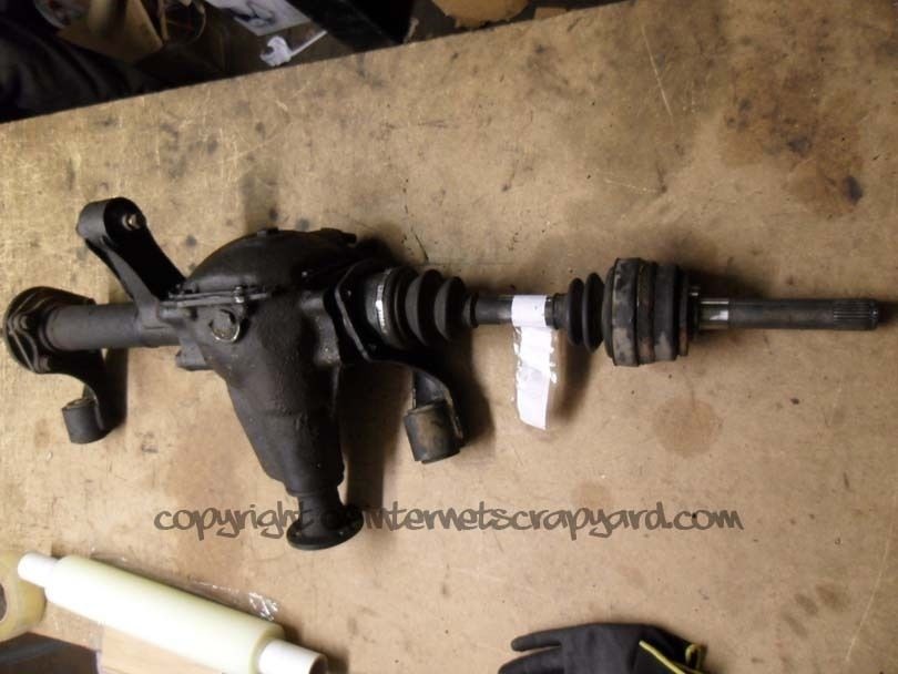 Mitsubishi Delica L300 2.5 86-94 front diff differential axle LH NSF ...