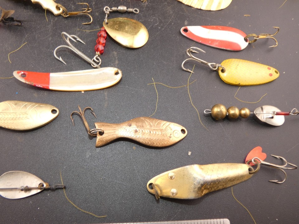Vintage Metal Pocket Tackle Box LOADED Old Fishing Tackle Spoons Lures ...