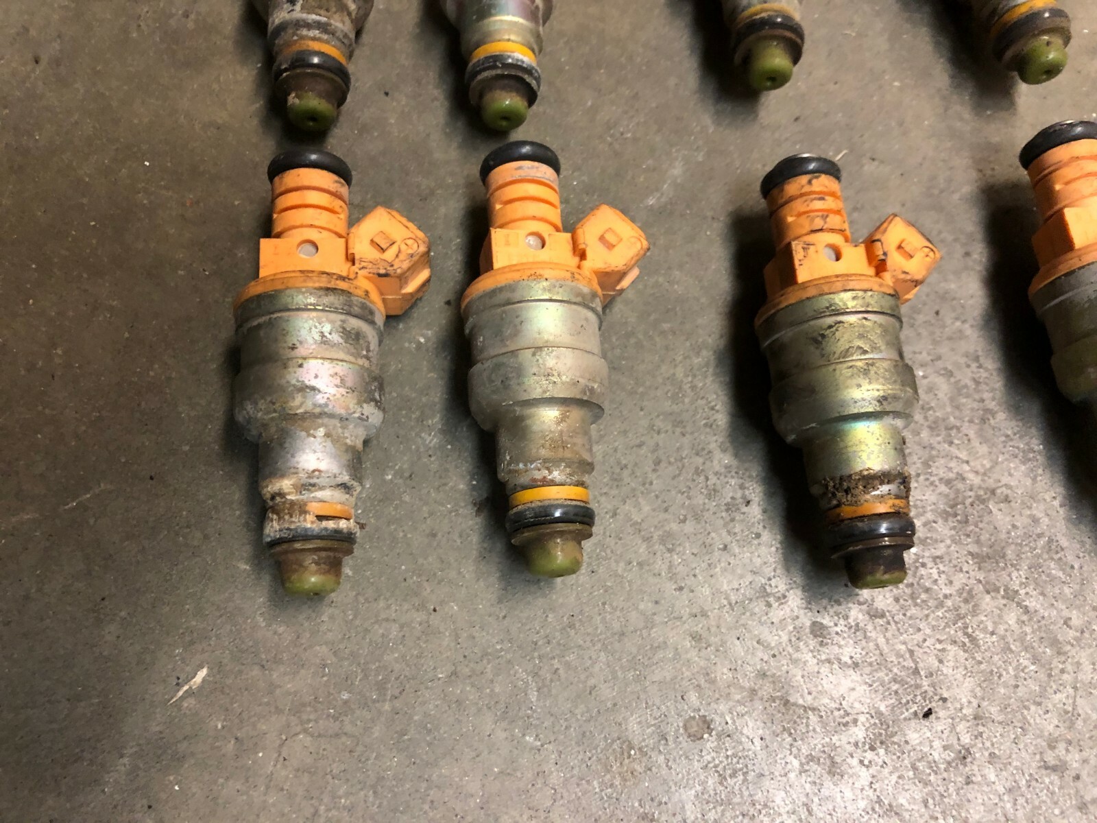 GENUINE BOSCH FORD TOP FEED FUEL INJECTOR 19LB OEM USED F2TE-A3A 208CC ...