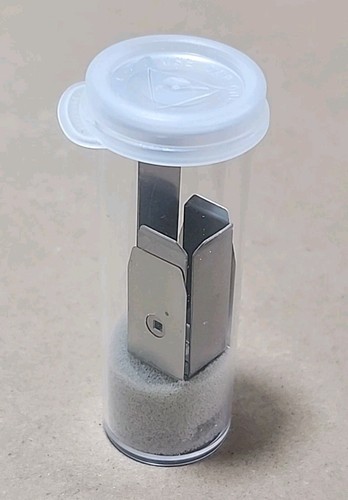 *NEW SURPLUS* Eppendorf 952010107 UVette Adapter Light Center 8.5mm ...