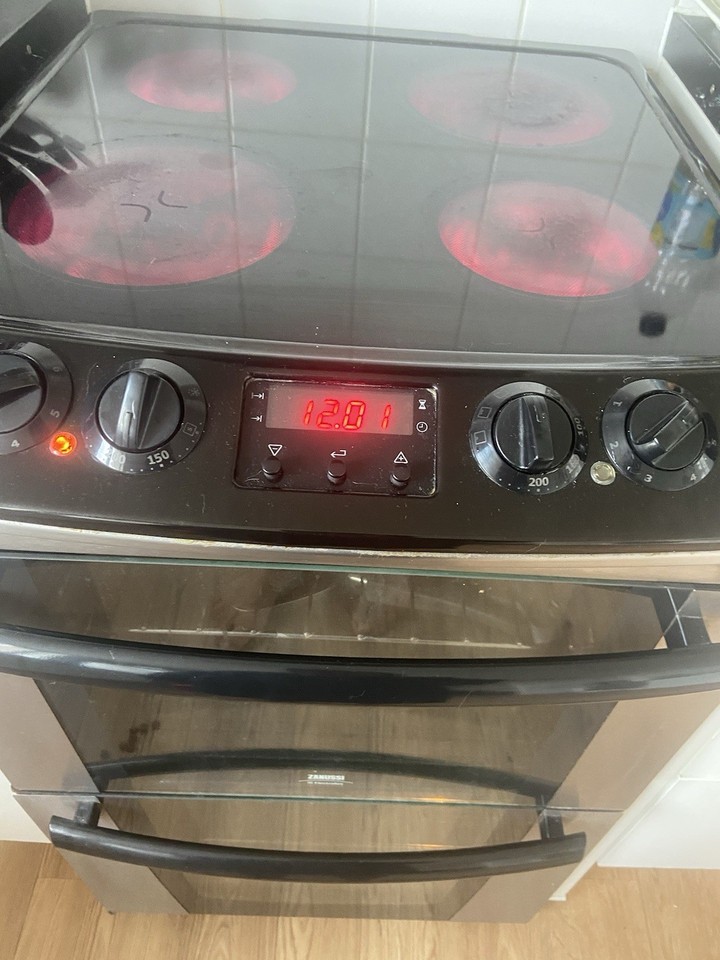 Zanussi 55cm Black/silver Electric Ceramic Cooker Collection Only | eBay UK