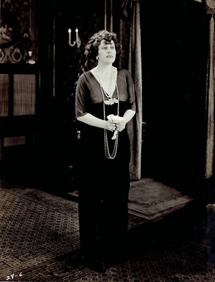 1919 Original Photo actress Kitty Gordon on silent movie studio set ...