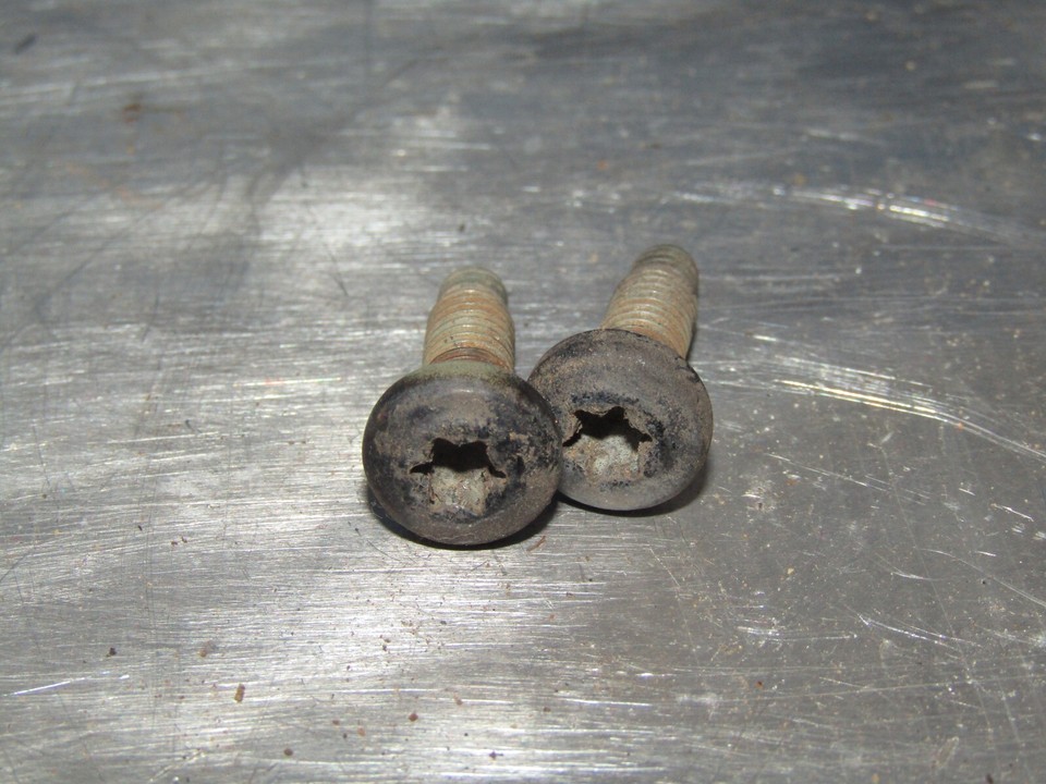 2000-2006 Cadillac Escalade EXT OEM fuel door bolt screw set 01 02 03 ...