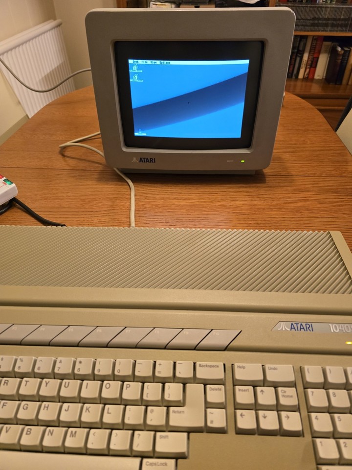 Atari SM124 High Resolution Monochrome CRT Monitor For Atari ST Tested ...