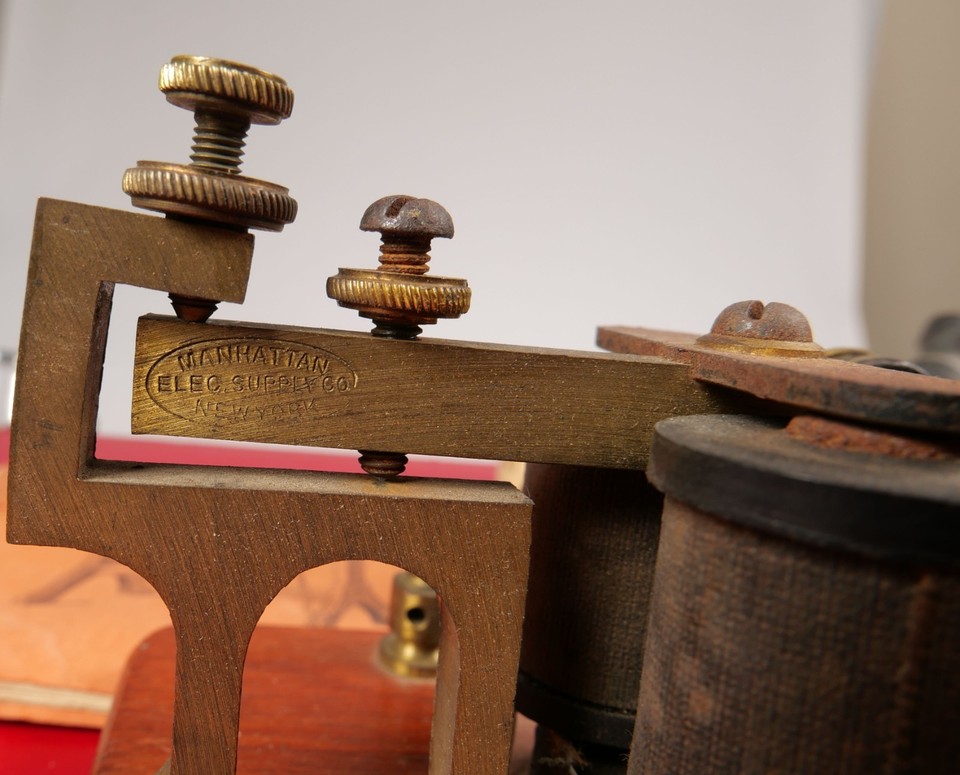 ANTIQUE MANHATTAN TELEGRAPH KEY & SOUNDER TELEGRAPHY MACHINE WITH ...