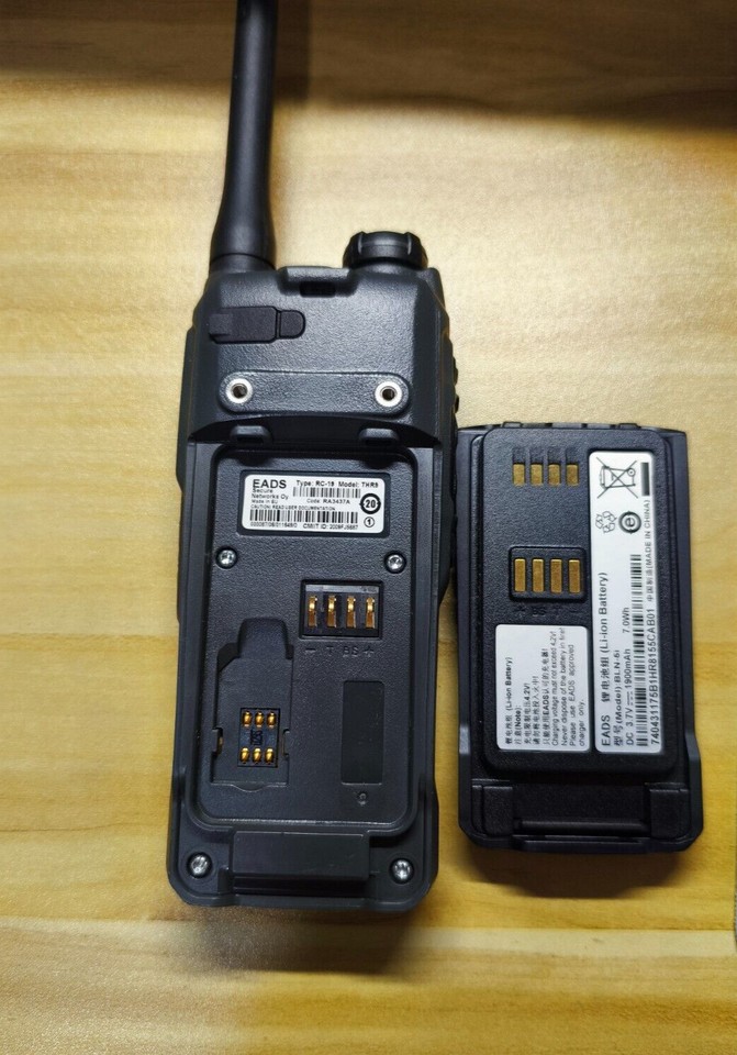 EADS THR9 RC-19 350MHz Tetra Radio Walkit Talkie Two Way Radios ...
