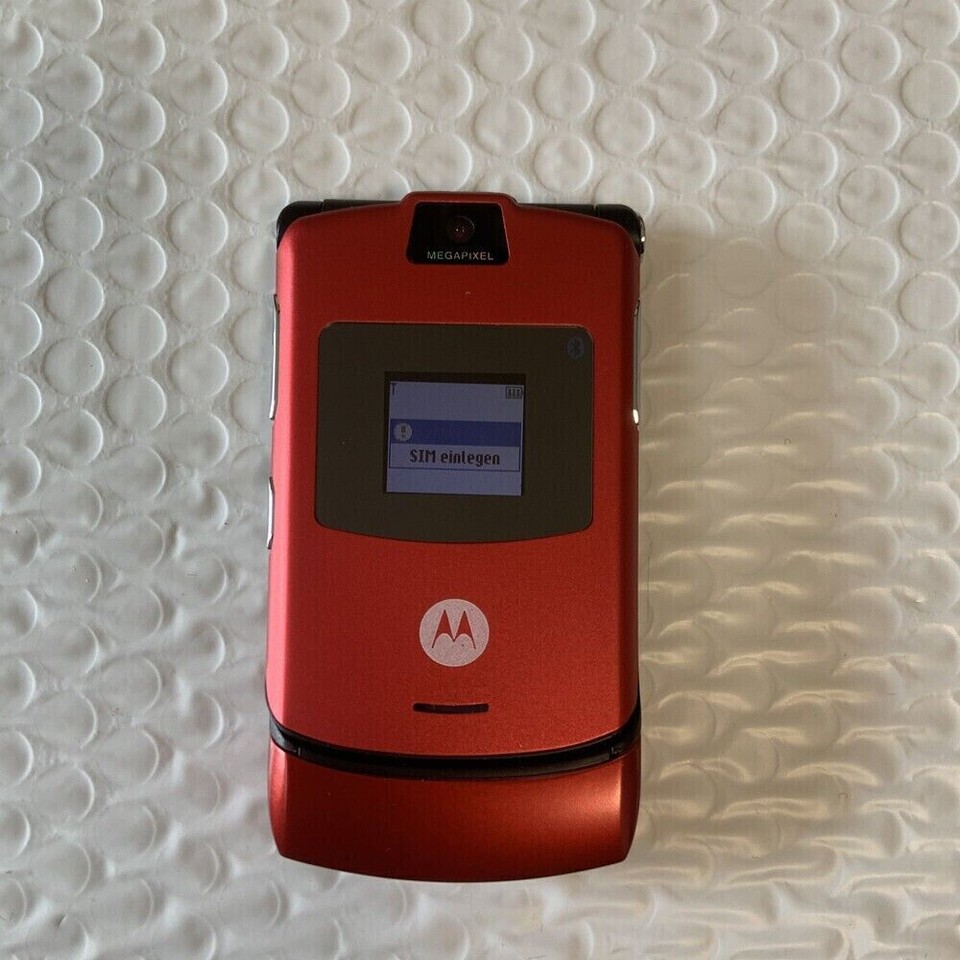 Motorola RAZR V3 GSM 850 /900 /1800 /1900 Unlocked Flip Bluetooth video ...