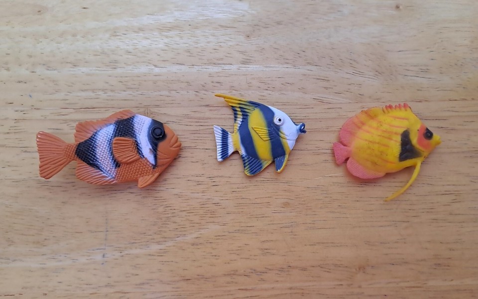 Vintage 1990s PVC Rubber Tropical Fish Bundle 19 Small Tropical Figures ...