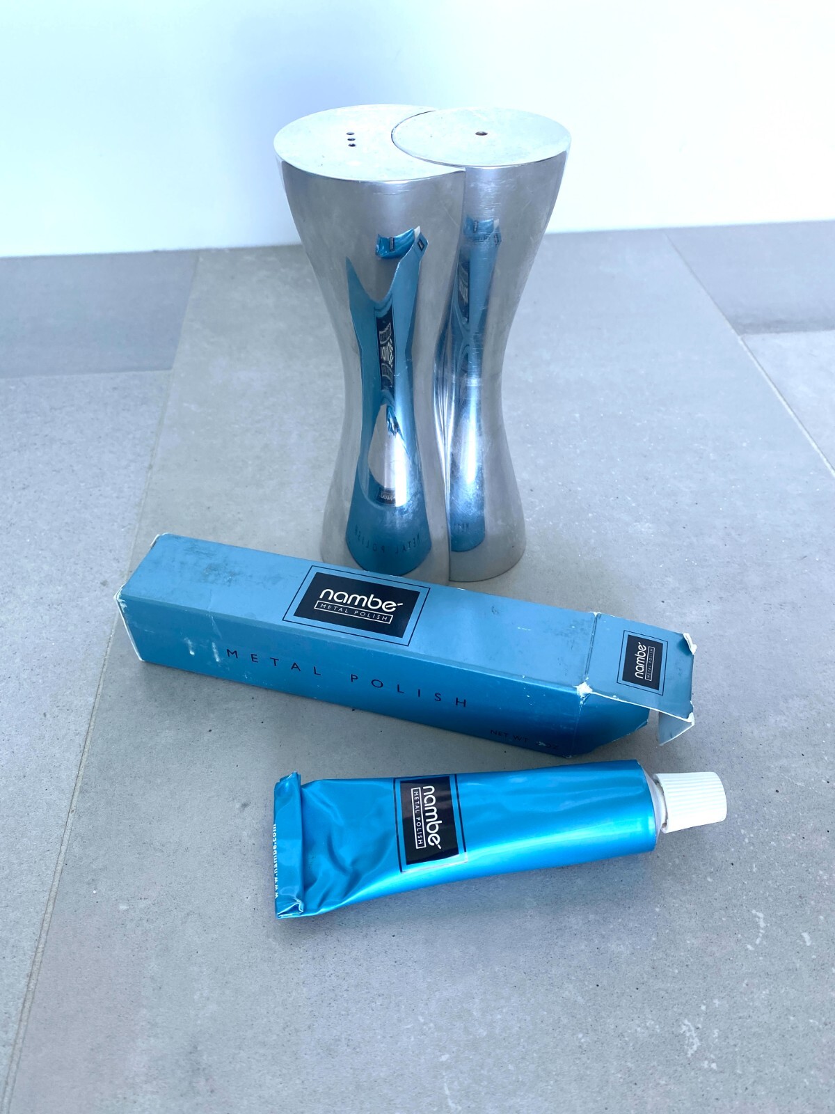 Nambe Hug Salt & Pepper Shakers 6283 Karim Rasheed $150 MSRP + Metal ...