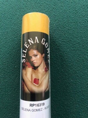 Selena Gomez - Roses - Poster - Trends International - 22.375X34 Inches ...