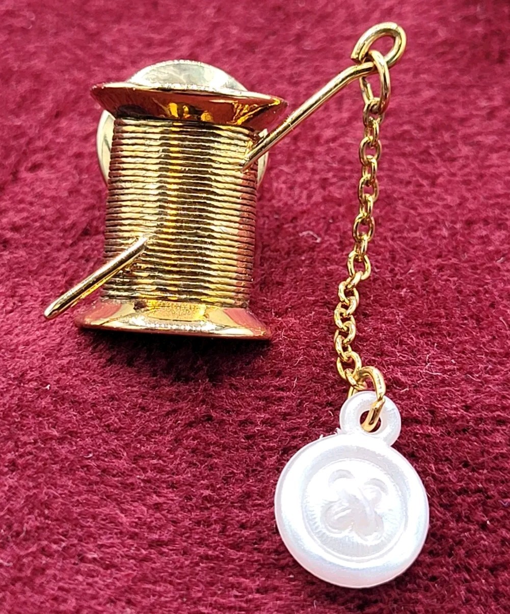 Vintage Avon Gold-Toned Thread Bobbin, Needle, and Bu… - Gem
