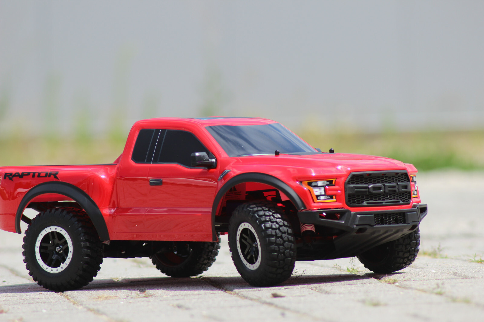 Traxxas 58094-1 Ford Raptor F-150 Rot RTR 1:10 2.4GHz mit Akku & Lader ...