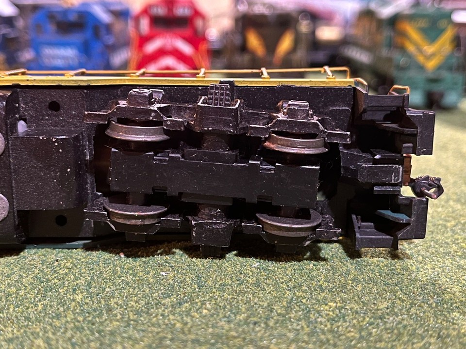 HO Athearn GP9 Central Vermont Custom Painted Diesel Runs DC | eBay