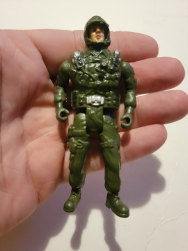 Small Green Plastic Army Action Figure Figurine 4" Military Green Chap ...