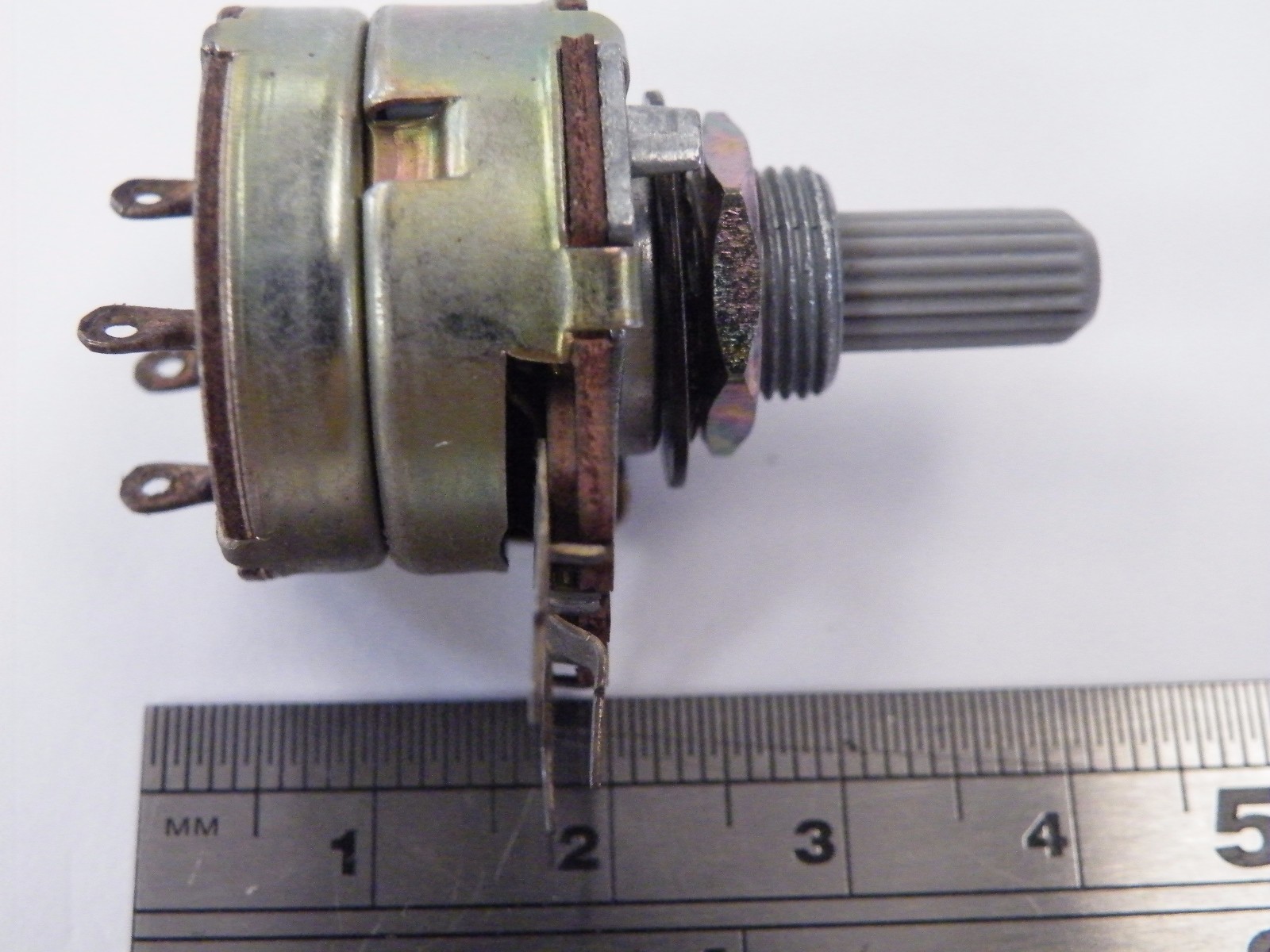 Switched Potentiometer Pot 2.2 Meg 2M2 Log + Switch Splined 6mm Shaft ...